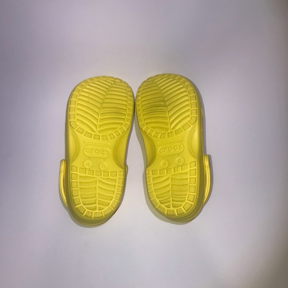 CROCS | Shoes | Crocs Unisex Womens 6 Mens 4 Classic Clog Yellow Slip ...